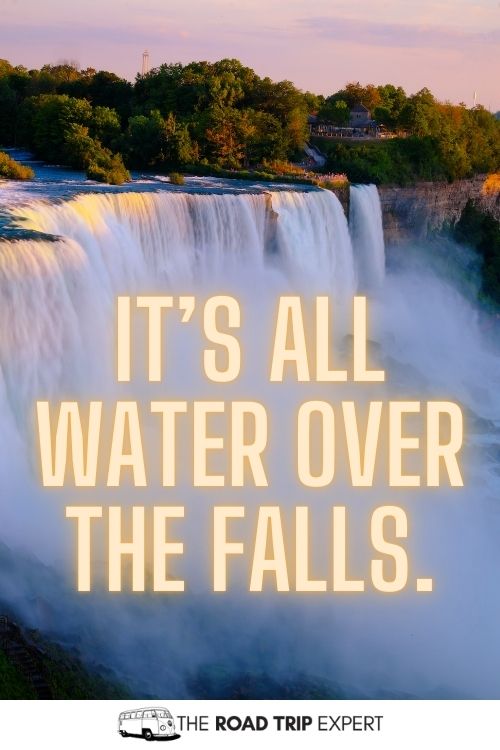 50 Best Niagara Falls Captions For Instagram (With Quotes!)